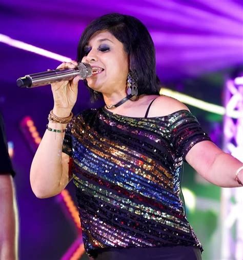 Sumangali Singer Wiki Biography Career Songs Age Husband