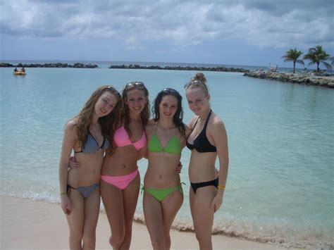 Real Amateur Public Candid Upskirt Picture Sex Gallery Babe Girls In Panties Caught On Cam In