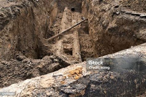 난방 시스템 지역 난방 파이프 네트워크 도시의 물 공급 또는 하수도의 수리 및 교체 주요 파이프 라인 오래된 파이프를 제거하고