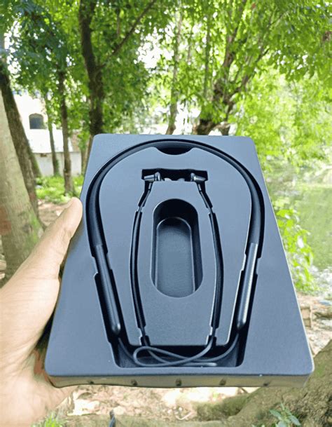 Mkb V Magnetic Waterproof Enc Wireless Neckband Brogizmo Com