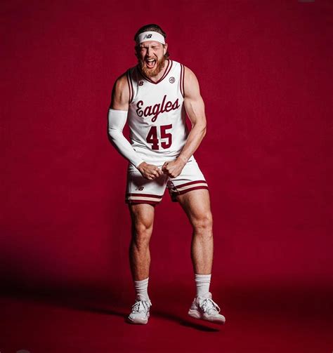 Boston College Eagles 2023 2024 الطقم الاساسي