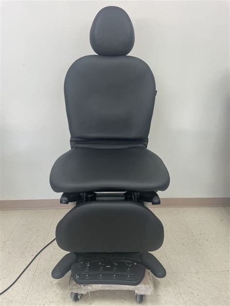 Pre Owned Midmark 630 Humanform Power Procedure Table Chair Black Top
