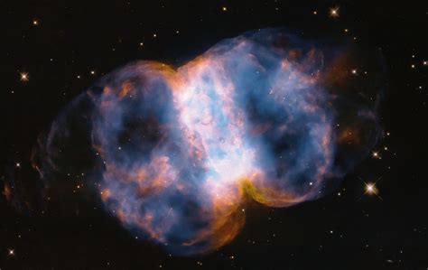 Hubble Celebrates 34th Anniversary With A Look At The Little Dumbbell