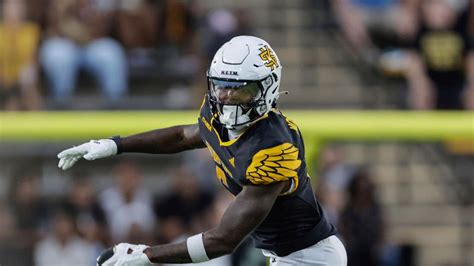 Washington Huskies Adding Transfer Wr Christian Moss From Kennesaw State