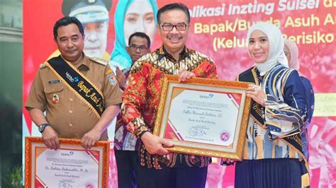 Pj Gubernur Bahtiar And Ketua Pkk Sofha Marwah Dikukuhkan Jadi Bapak