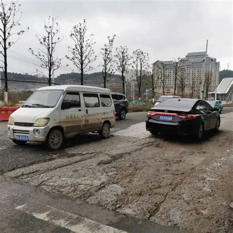 贵阳：开车像蹦迪？只要开车经过这段路，每个司机都忍不住吐槽！路面道路设施机场