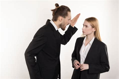 Signs Of Toxic Jealousy You Should Never Ignore
