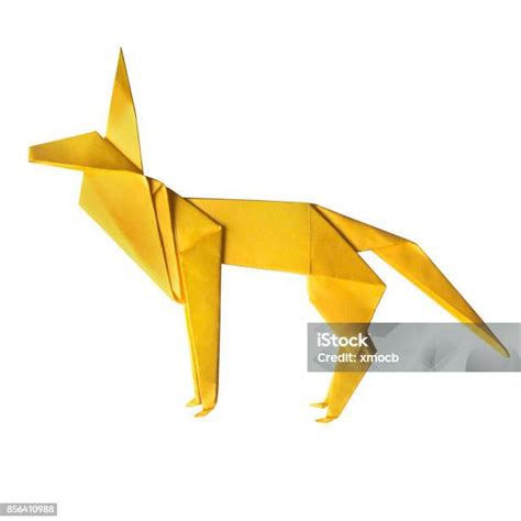 흰색 배경 Iso에 노란색 접힌된 종이 접기 개 다 복사 텍스트 글자를 위한 빈 공간입니다 0명에 대한 스톡 사진 및 기타 이미지 Istock