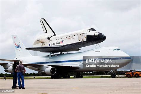 Boeing Nasa Space Shuttle Photos And Premium High Res Pictures Getty