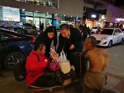今天诸城视频网的头条属于百盛集团董事长丁洪亮。