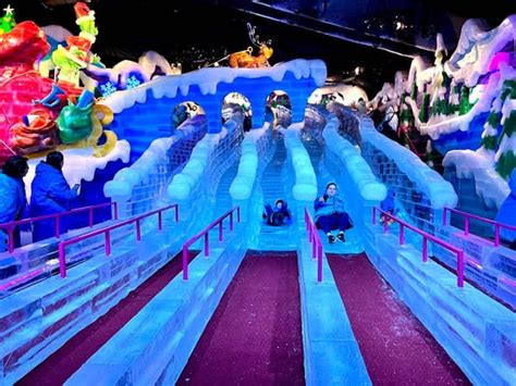 Gaylord Palms Celebrates The Holidays Ice Featuring Elf