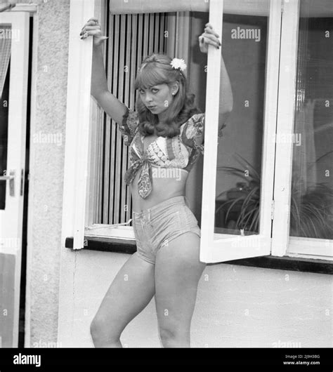 London Uk Library Suzy Mandel In A Model Shoot To Promote The Film