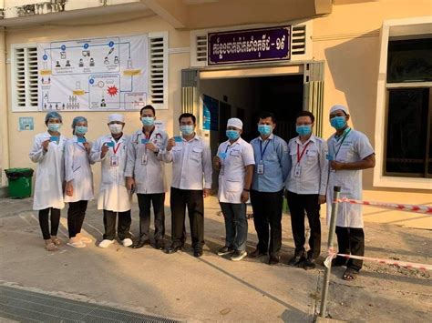 មន្ទីរពេទ្យចំនួន៦កន្លែង ចាប់ផ្ដើមចាក់វ៉ាក់សាំងការពារជំងឺកូវីដ ១៩ ជូនមន្ត្រីសុខាភិបាល