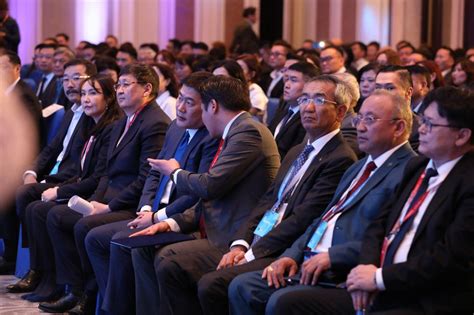 Л Оюун Эрдэнэ Боомт дагасан хотуудыг бий болгохоор зорьж байна