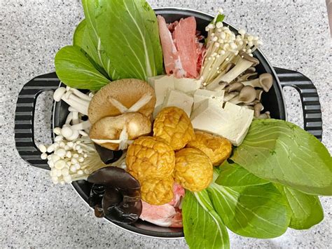 칼칼하고 시원한 얼큰 두부버섯전골 만드는 법