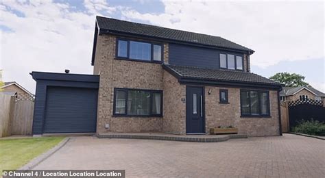 Location Location Location Viewers Hit Out At Sisters For Wasting £