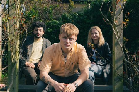 Introducing Interview Alien Chicks Get In Her Ears