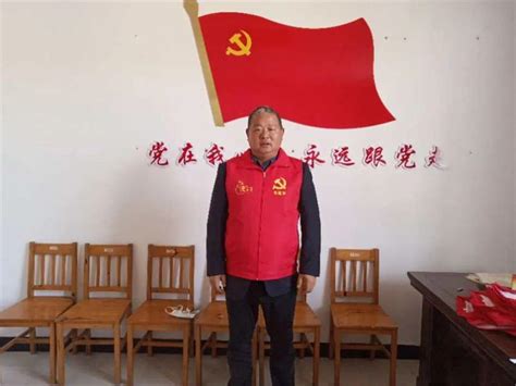 亮身份、穿战衣——永昌镇“党员专属红马甲”别样红服务