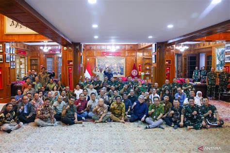 Mass Media And National Unity Ministers Vision Archyde