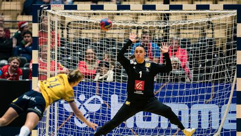 Portrait Jo Paris 2024 Laura Glauser Continue à Samuser Sérieusement Dans Les Buts Des