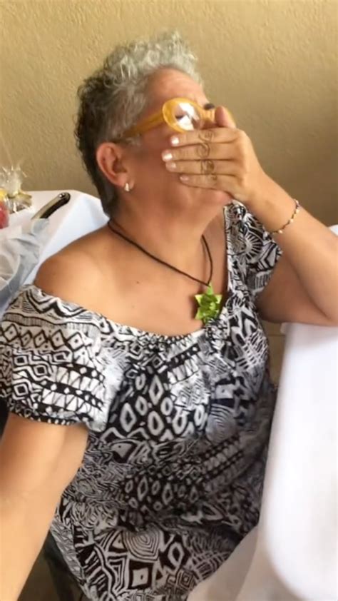 Video Le Pide A Su T A Que Lo Entregue En El Altar Y Su Reacci N Es Lo M S Tierno Que Ver S En