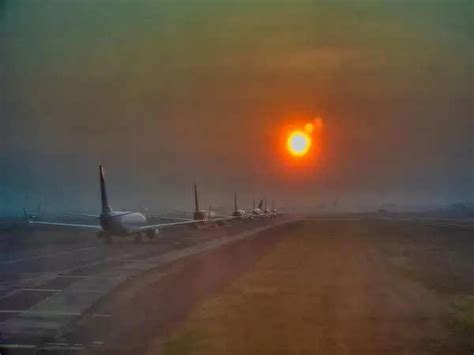 Delhi Airport 19 Flights Diverted And 400 Delayed Amid Thick Fog