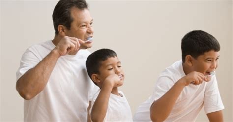 올바른 양치질 칫솔질 어금니 닦을 때는 입을 오므리고 닦으세요~