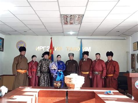 Эрүүл мэндийн салбарт хүчин зүтгэж яваа Баянгол сумын уугуул эмч Даржаагийн Загдмаа Төрийн