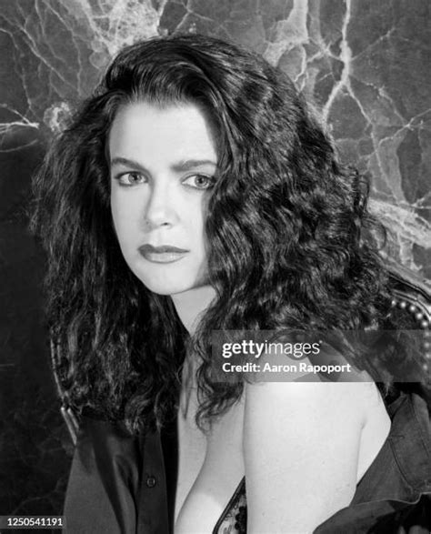 Elizabeth Berridge Actress Photos And Premium High Res Pictures