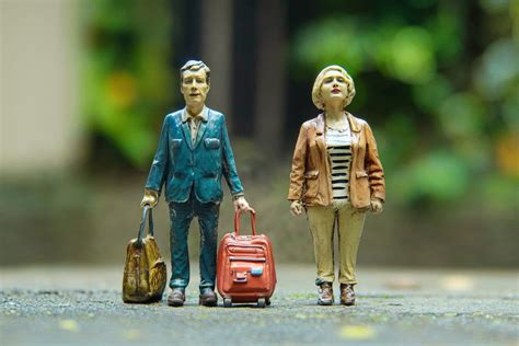 5 Reasons The Middle Class Stays Broke While The Upper Class Thrives