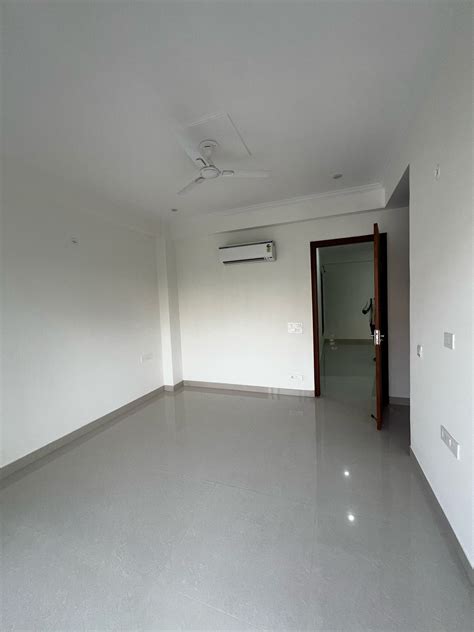 Resale 2 Bedroom 1420 Sq Ft Apartment In Paras Irene Sector 70a