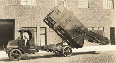 특장 자동차 압축식 쓰레기 수거차 덤프트럭 시멘트믹서트럭 글로벌오토뉴스