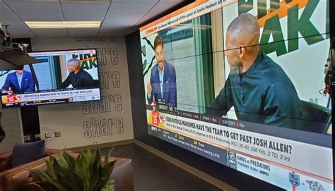 Rgb Spectrums Galileo Video Wall Processor Scores In The University Of Arizonas Football Media