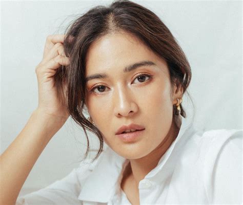 Dian Sastro Unggah Foto Jadul Saat Sma Netizen Cinta Banget Gayanya Okezone Celebrity