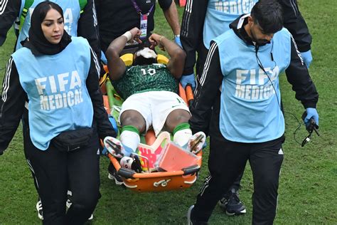 Botbreuken En Interne Bloeding Yasser Al Shahrani Na Botsing Met Keeper