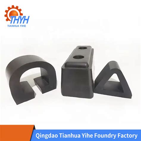 Durable Solid Boat Ships Docks Pier Port Bumpers Cylindrical Rubber Fenders Buoy Chain Laminated