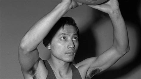 Wat Misaka 95 First Nonwhite In Modern Pro Basketball Dies The New