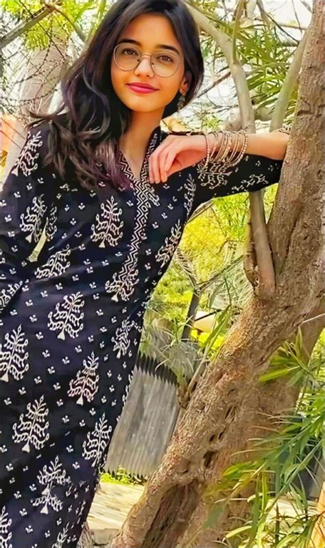 1500 Real Girl Pic Dp Photos Pictures And Wallpapers New 2025