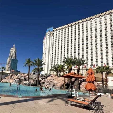 Bellagio Pool Cabanas What To Know Before You Book 50 Guide