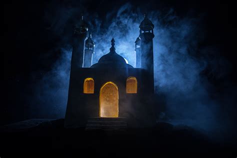 밤에 창문이있는 현실적인 모스크 미니어처 축제 인사말 카드 무슬림 거룩한 달 라마단 카림초대 0명에 대한 스톡 사진 및 기타 이미지 Istock