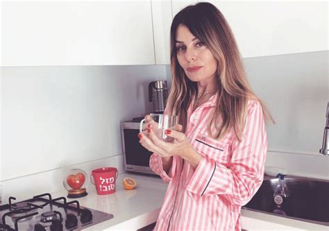 אביבה תבורי נתפסה מתגופפת עם צעיר לוהט Tmi