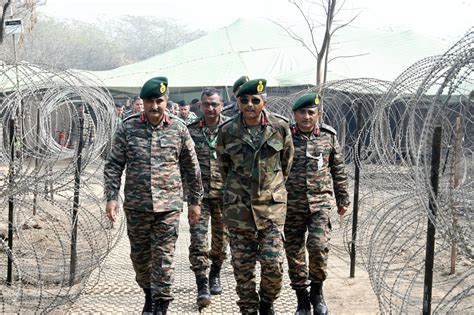 Lieutenant General Manoj Kumar Katiyar Visits Airawat Division