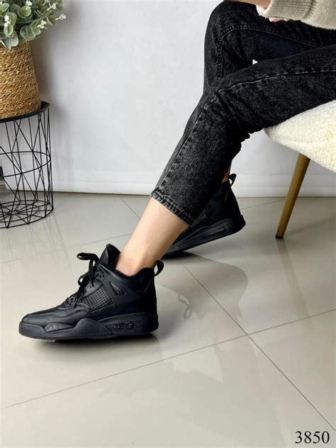 Теплі чорні кросівки — ціна 1650 грн у каталозі Кросівки Купити жіночі речі за доступною ціною