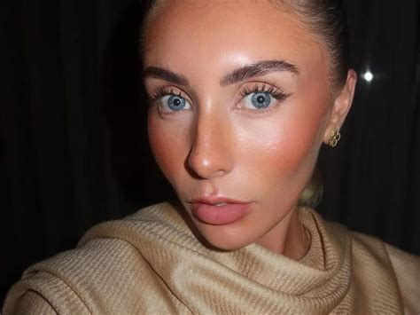 Бивша еротична актриса за рекорда на Бони Блу Не вярвам че е била с 1057 мъже за ден Звезди