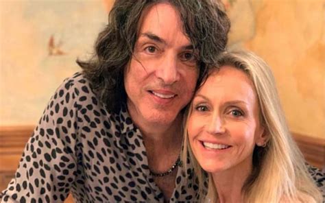Sug Sutton Bio Age Net Worth Height Single Wiki Facts