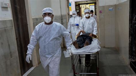 Should India Be Worried About Chinas Covid Explosion Dw 01042023