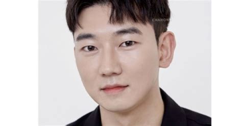 차홍룸 신촌점 박찬영 디자이너 맞춤형 퍼스널 디자인으로 단발머리 스타일링 제안