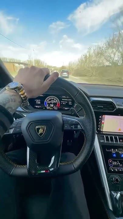 МАКС ВАЩЕНКО КАТАЕТЬСЯ НА ЛАМБОРГИНИ УРУС Youtube