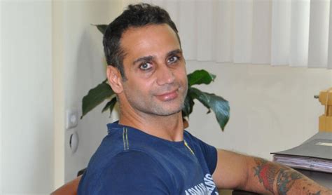 Şarkıcı Doğuş Hastaneye Kaldırıldı