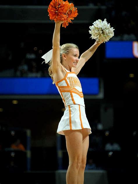 Pin By Sues Freddy On Ncaa Football Cheerladers Cheerleading Ncaa